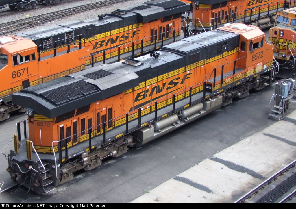 BNSF 6572